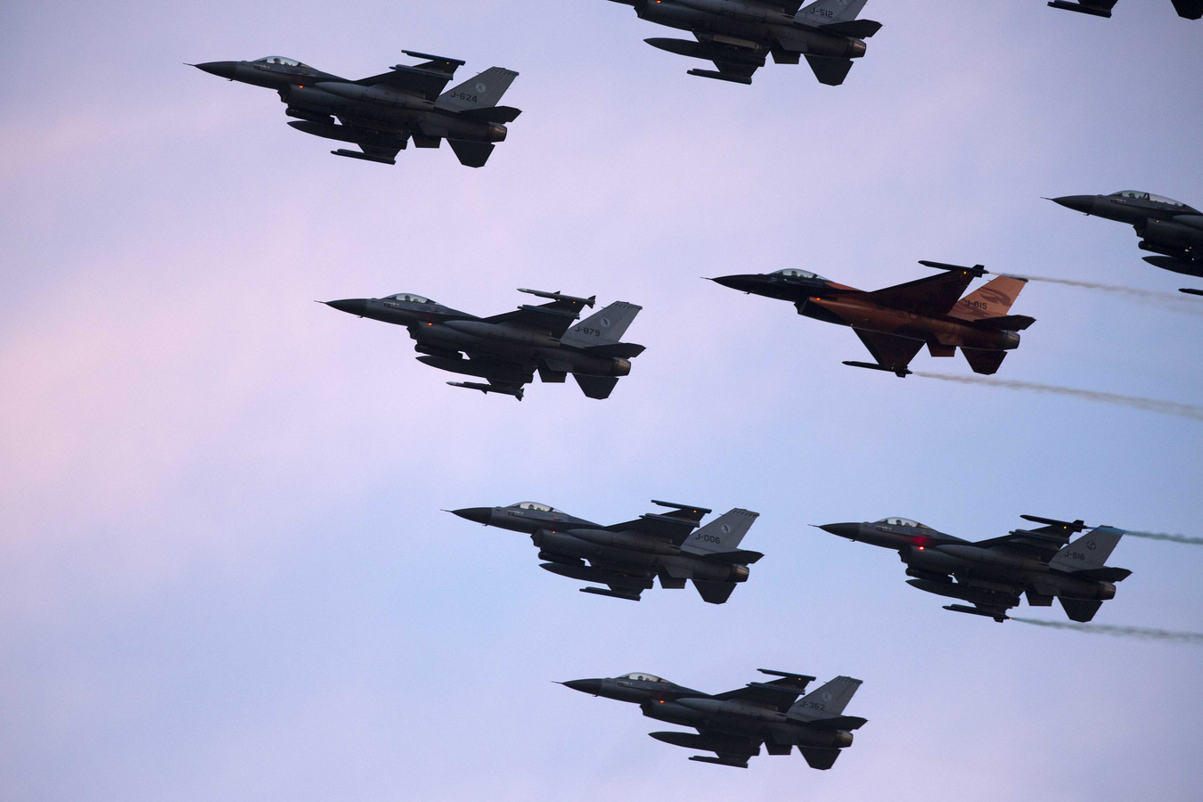 Luchtmacht heeft moeite met vinden piloten | Foto | AD.nl