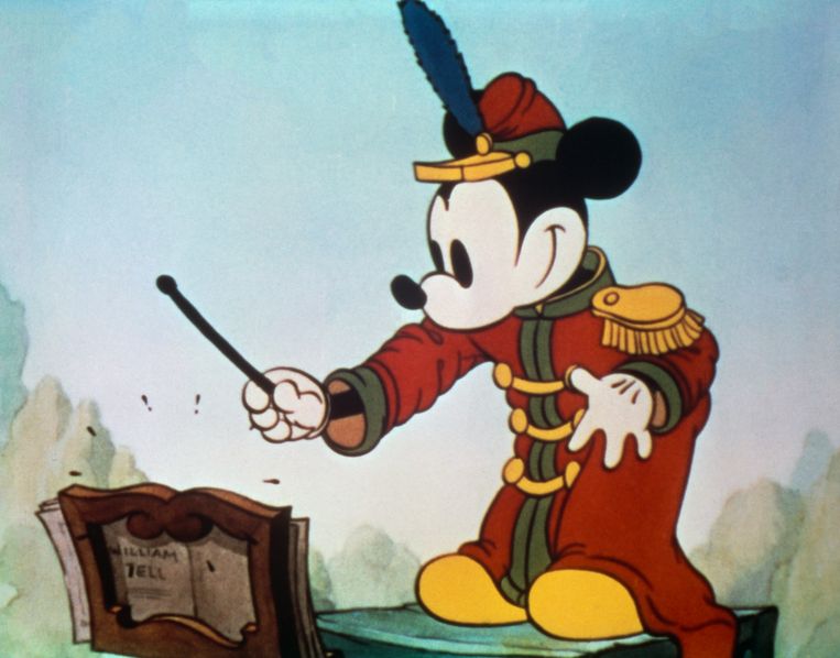 Bedacht op de trein: 10 leuke weetjes over de 90-jarige Mickey Mouse ...