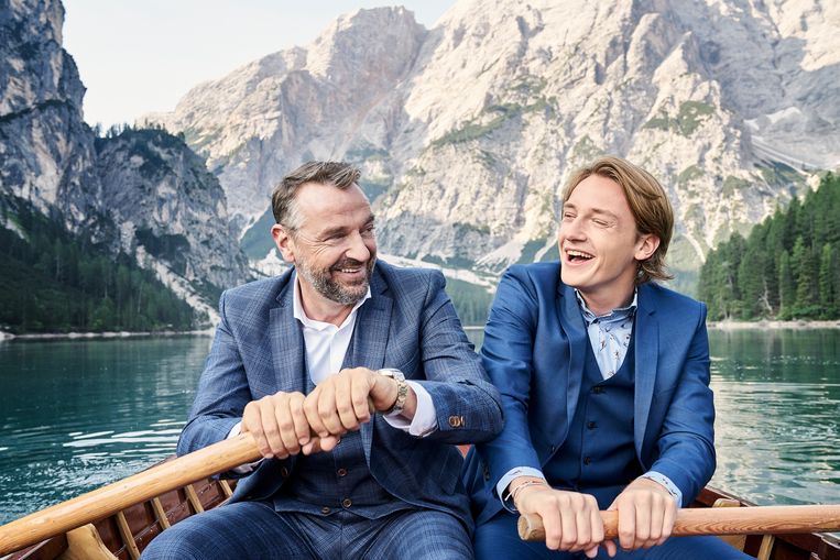 Tom Waes en zoon Milo in Italië voor NINA: "We missen elkaar, maar we ...