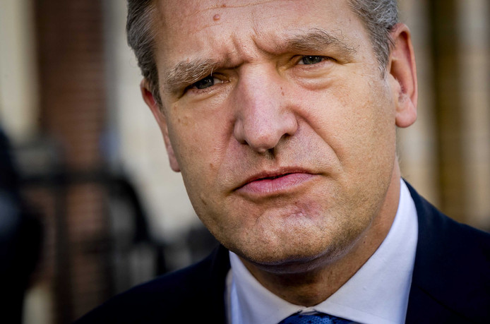 Buma: Het is tijd voor surveillance op internet | Politiek | AD.nl