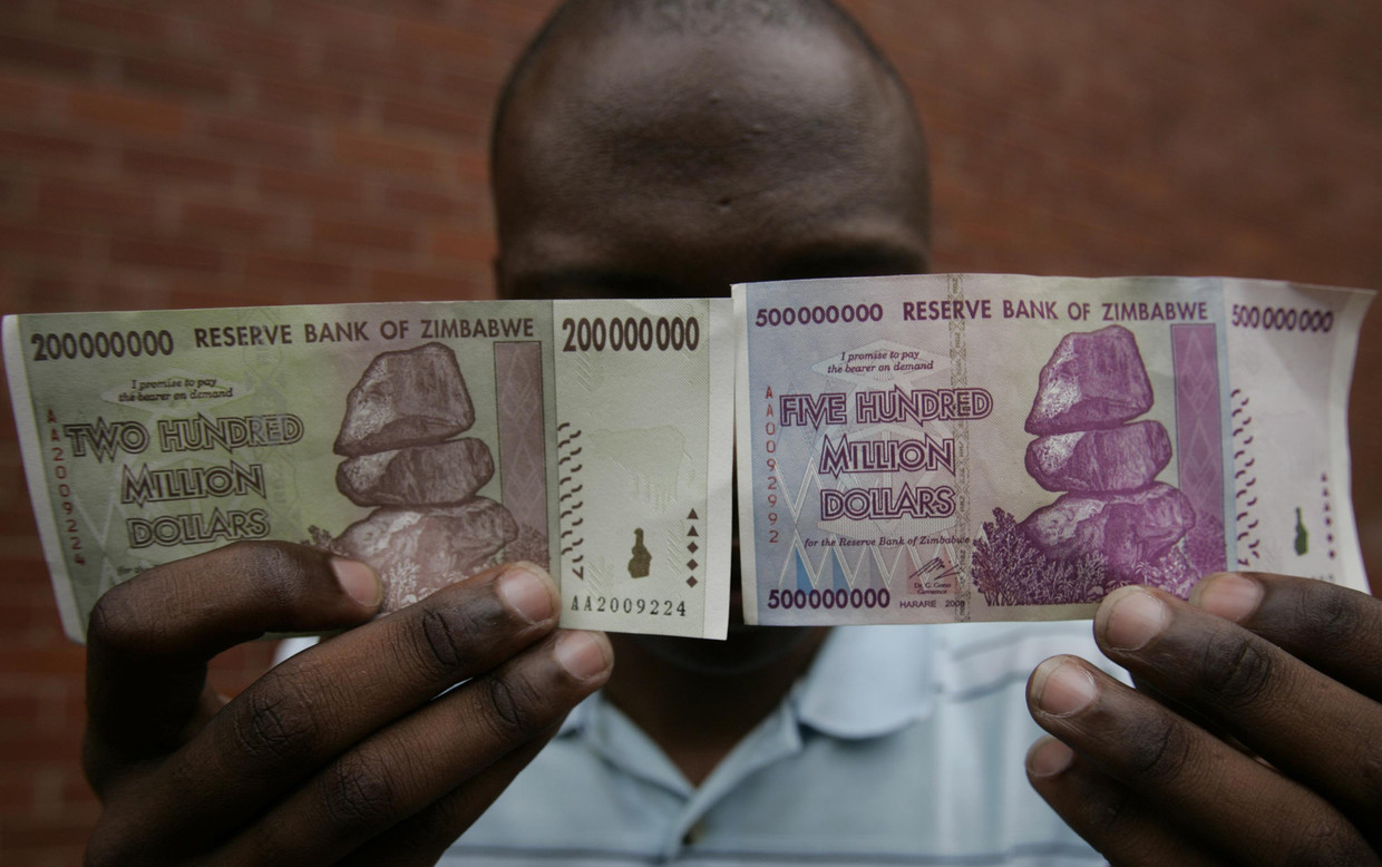 Zimbabwe ruilt 35 biljard Zimbabwaanse dollar voor één Amerikaanse | De ...