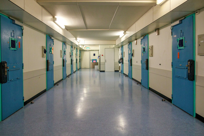 Ontsnapte gevangene PI Vught opgepakt in Oss | Binnenland | AD.nl