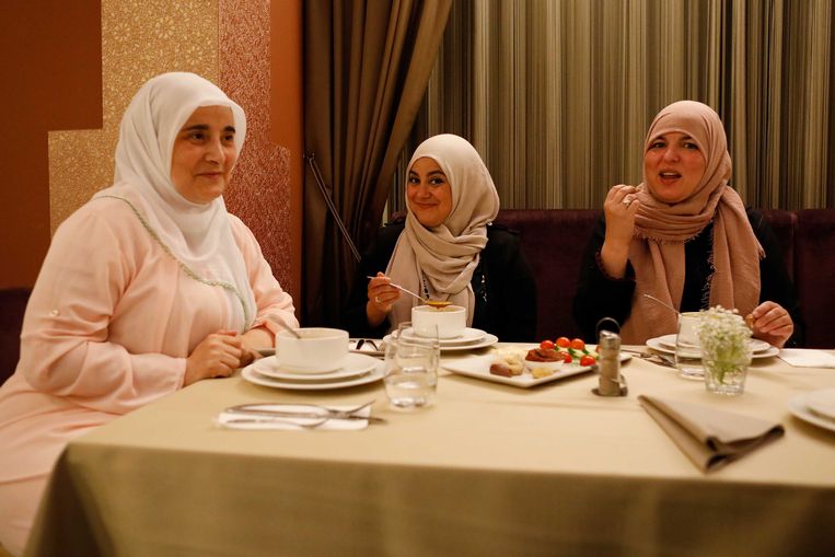 Geloof wordt steeds belangrijker voor moslims in Nederland | TROUW