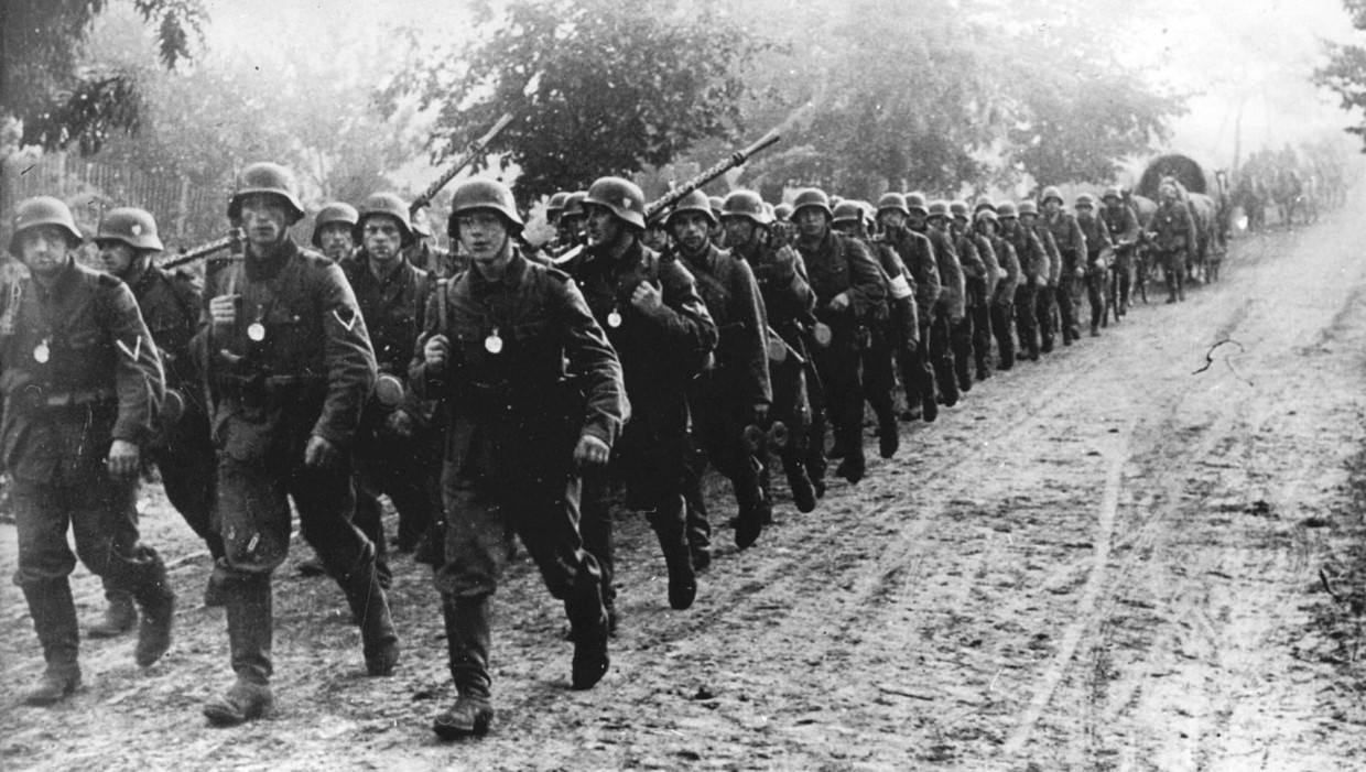 De bondskanselier en het geheime nazi-leger | Trouw