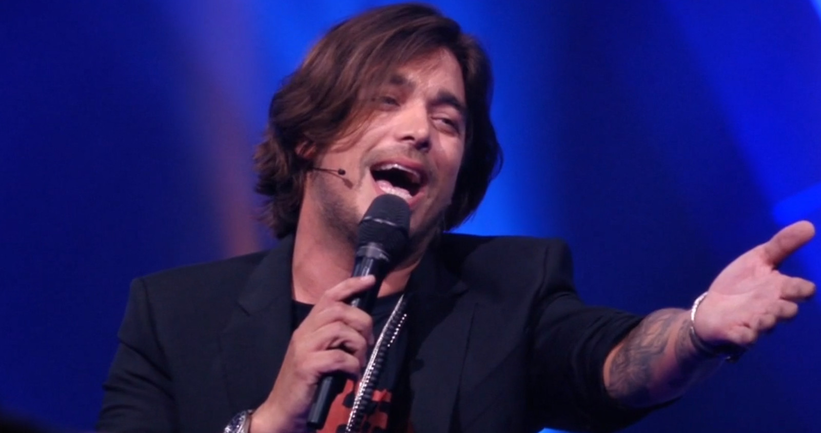 Twee miljoen kijkers zien Waylon ‘optreden van de avond’ geven in The ...