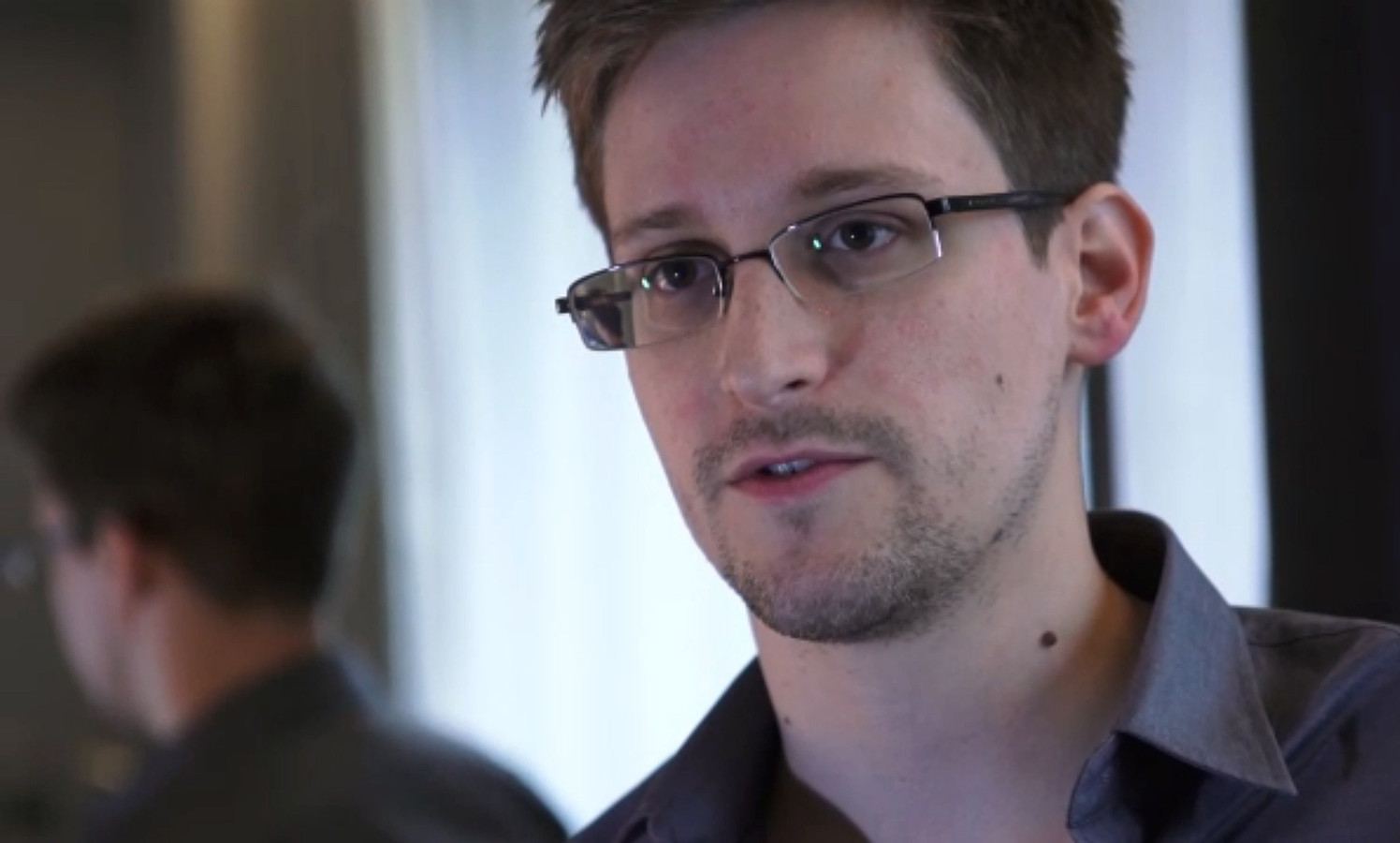 Documentaire toont leven van Edward Snowden in Moskou | Foto | AD.nl