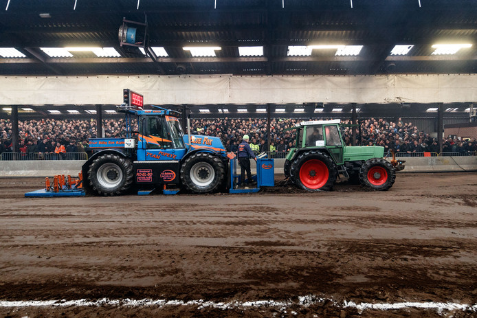 Vechtpartijen bij Trekkertrek in Etten-Leur: | Brabant | bd.nl