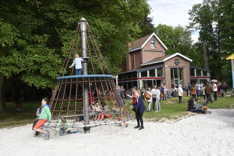 Meihof opent met buurtfeest | Edegem | Regio | HLN