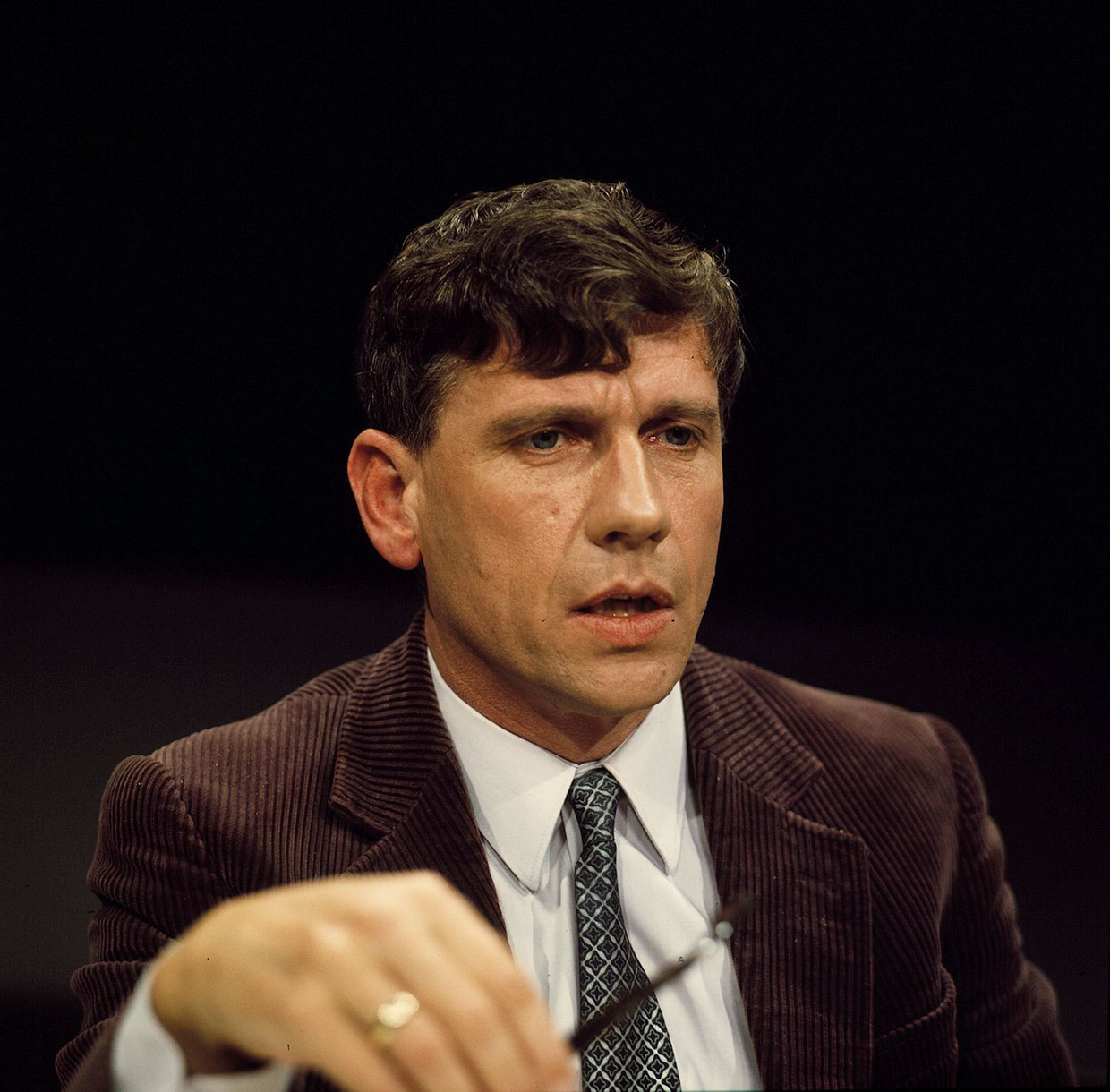 Nederlanders gaan te ruw met de taal om? Kijk dan maar eens naar ...