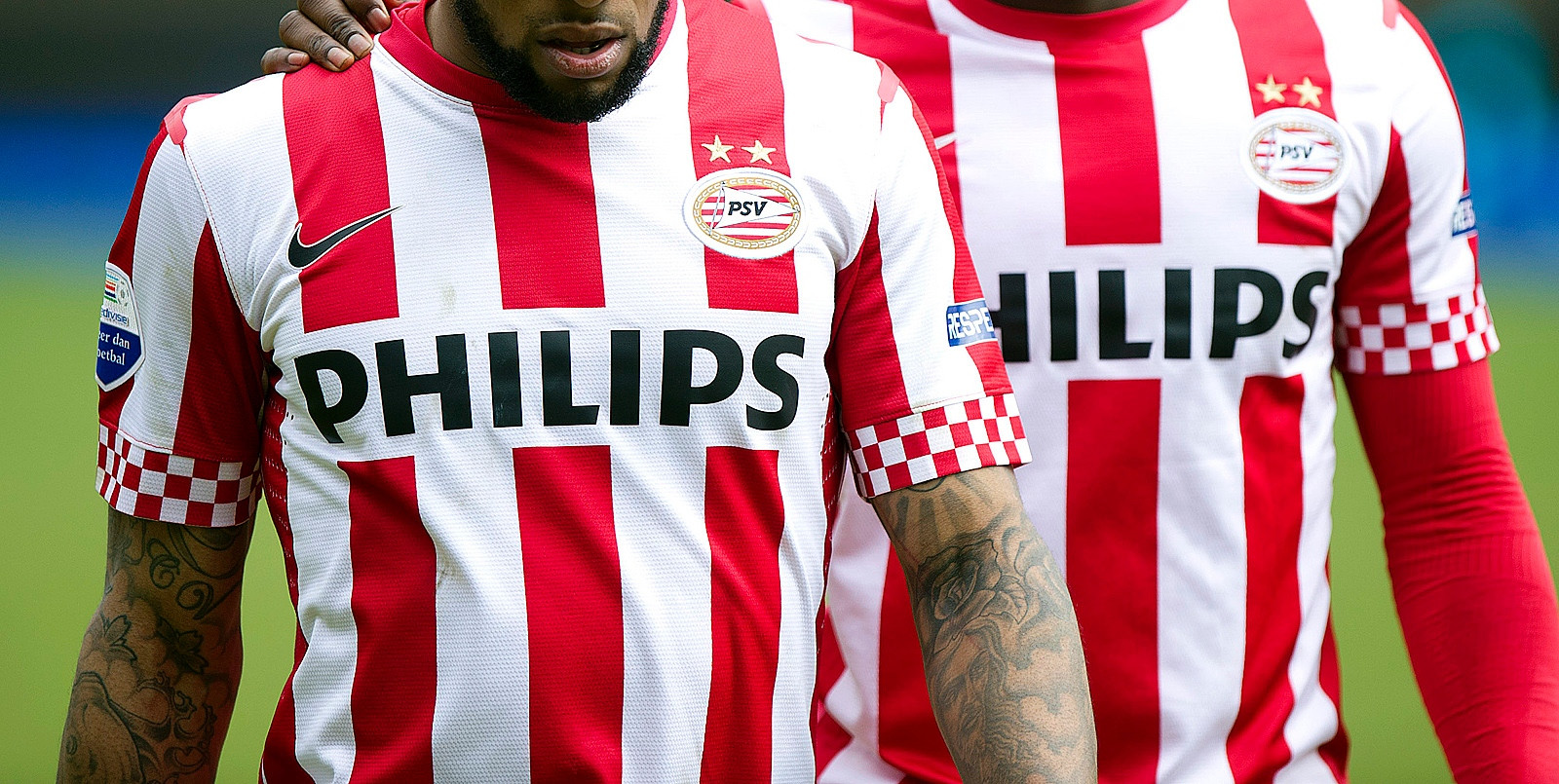 PSV-shirts in de veiling bij Bergse Dosko | Foto | bndestem.nl