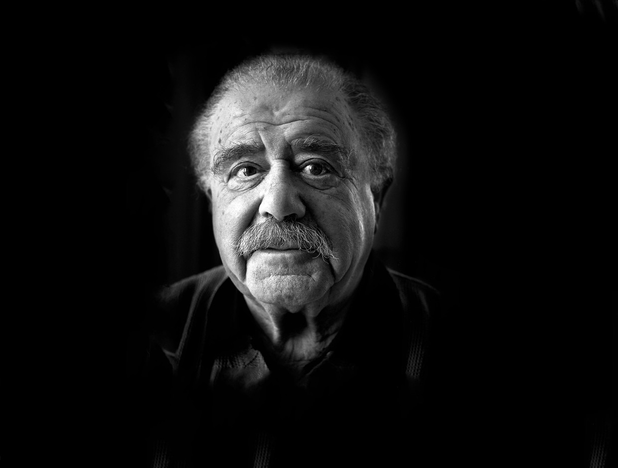 Door de oorlog getekende Eli Asser wilde mensen ‘een beetje plezier ...