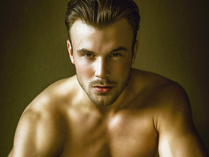 Rogier Warnawa uit Eindhoven knapste man van de wereld (video) | Eindhoven | ed.nl