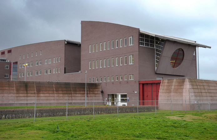 Meer gevangen in één cel in Limburgse inrichtingen | Limburg | AD.nl