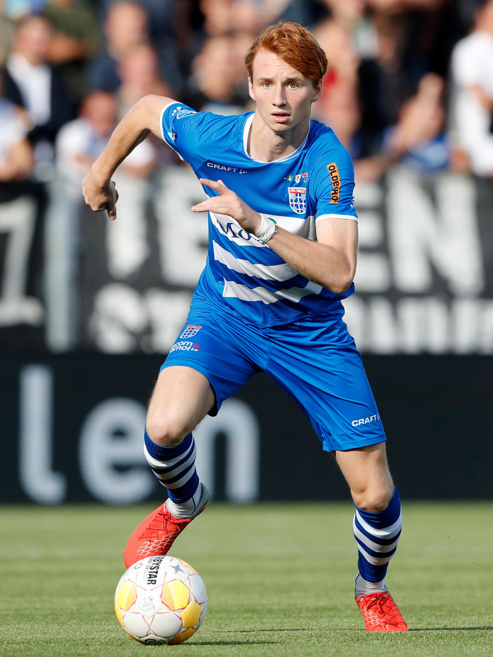 Sepp van den Berg kiest waarschijnlijk voor Liverpool in plaats van PSV ...