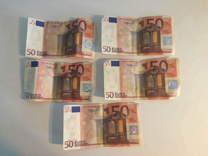 Oplichters kochten op meer plaatsen spullen via Marktplaats met nep ...