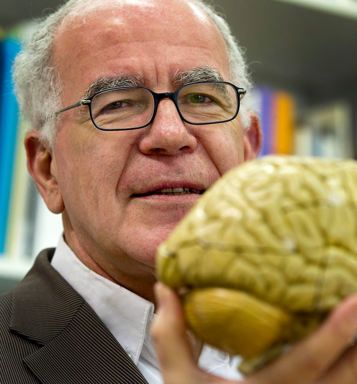 Dick Swaab: 'Het brein vergeet zo'n memo echt niet' | Politiek | AD.nl