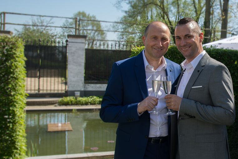 Kersverse echtgenoot van Yves Segers moet geduld oefenen: “Nu geen tijd ...