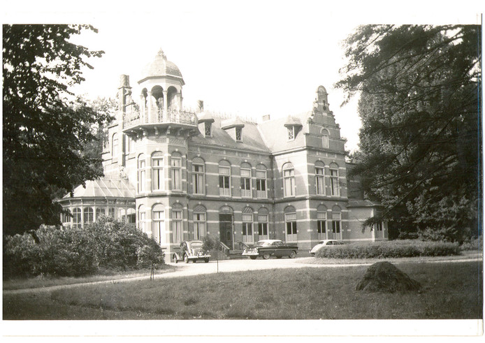 Zionsburg Vught wordt in oude stijl herbouwd, verwaarloosde ...