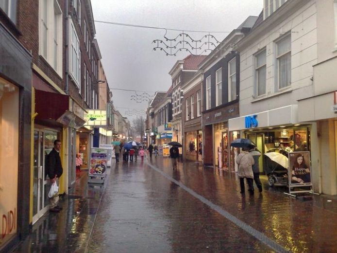 Nieuwe sfeerverlichting voor centrum Tiel | Tiel | gelderlander.nl