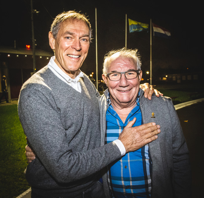 Kees Verkerk ontvangt gouden speld van schaatsbond | Hoeksche Waard | AD.nl