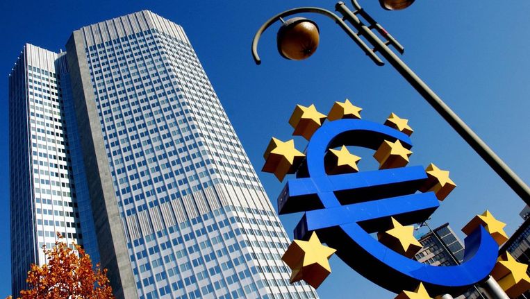 Waarom de crisisaanpak van de ECB mogelijk niet door de beugel kan | De ...