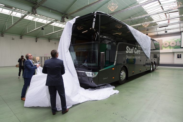 Van Hool levert vijf luxe-autocars aan grootste klant | Lier | Regio | HLN