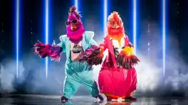 Sfeer verzekerd met 'mothertokking chickens' Tik & Tok - The Masked Singer