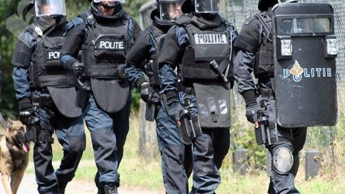 Grootschalige actie tegen zware criminaliteit: arrestaties in Velddriel ...