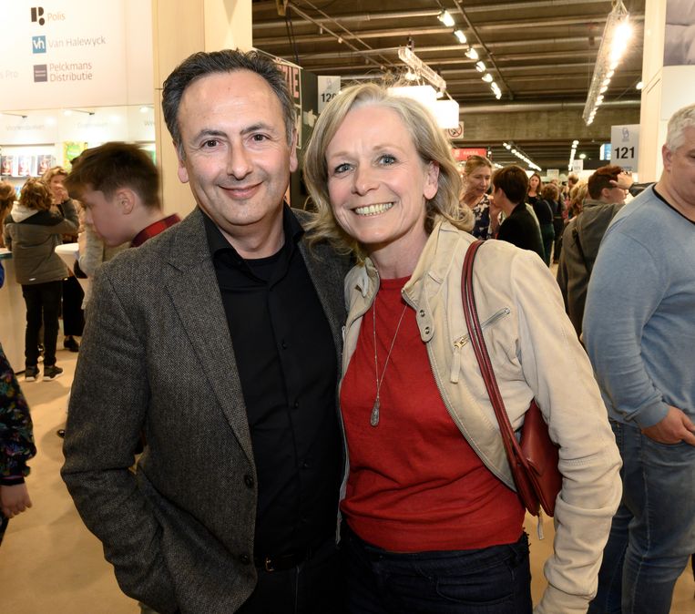 IN BEELD. BV's showen hun boeken op Boekenbeurs | Showbizz | HLN