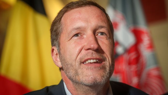 Paul Magnette sera tête de liste à l'Europe | Belgique | 7sur7.be