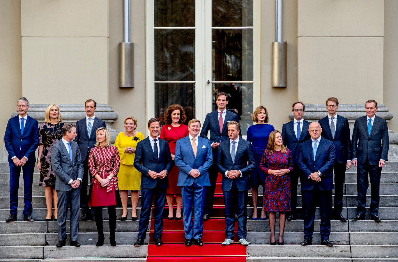 Nieuwe regering als popgroep: de bordesscène van tel tot tel | Foto | AD.nl Nieuwe regering als popgroep: de bordesscène van tel tot tel | Foto | AD.nl